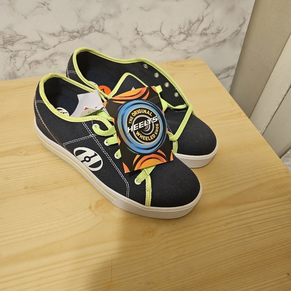 Heelys | Shoes | Vintage Unisex Heelys Skate Sneakers Size 7 Big Boys ...
